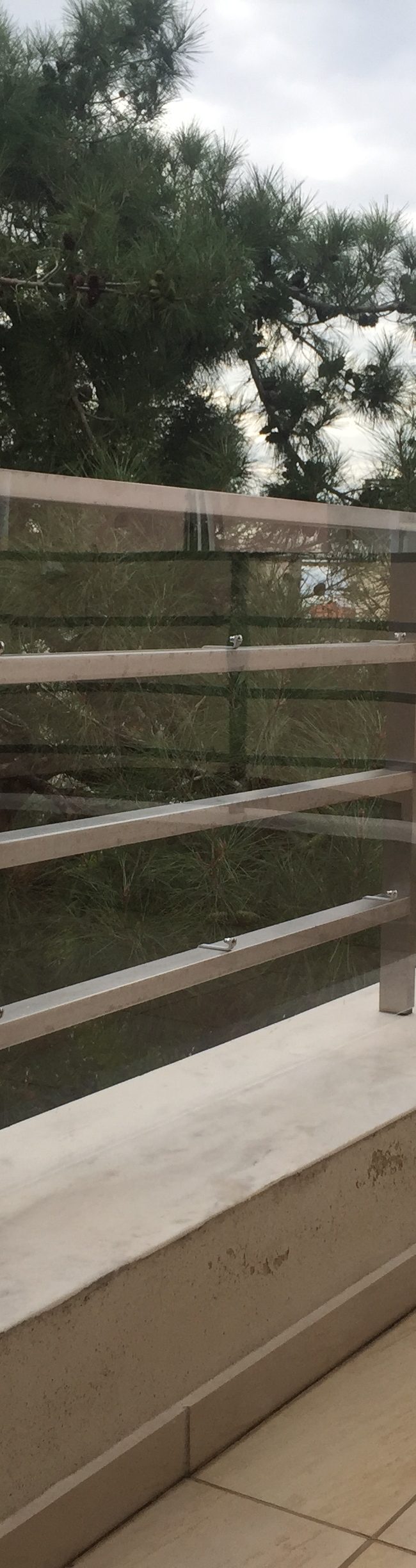 ΠΡΟΣΤΑΤΕΥΤΙΚΟ ΓΙΑ ΜΠΑΛΚΟΝΙ ΑΠΟ PLEXIGLASS
